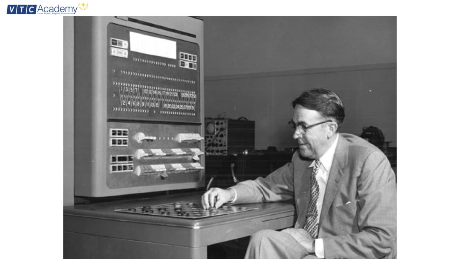 Machine Learning là gì? Các ứng dụng thực tiễn của học máy